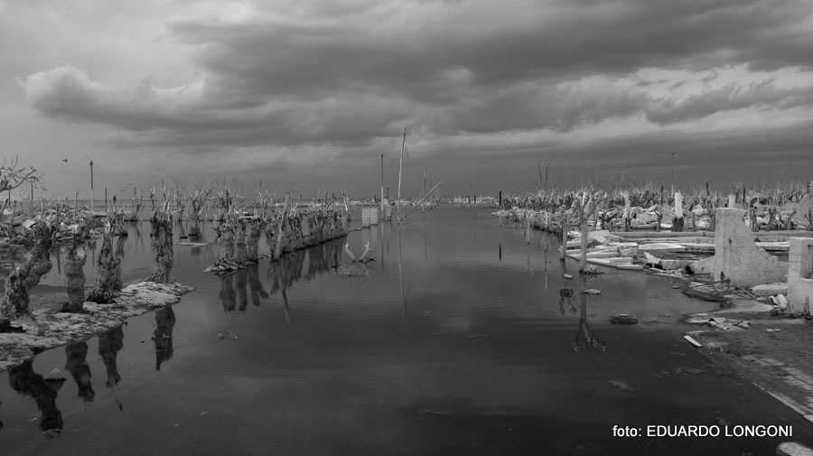 Religión y (Des)Tiempos -fotos de Eduardo Longoni en FoLa | DIVERSA Blog